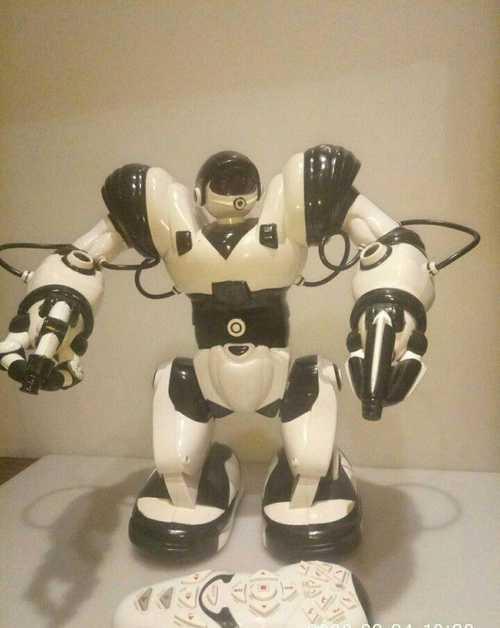 Робот WowWee Robosapien