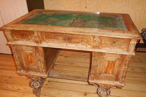 Старинный письменный стол (середина XIX в.)