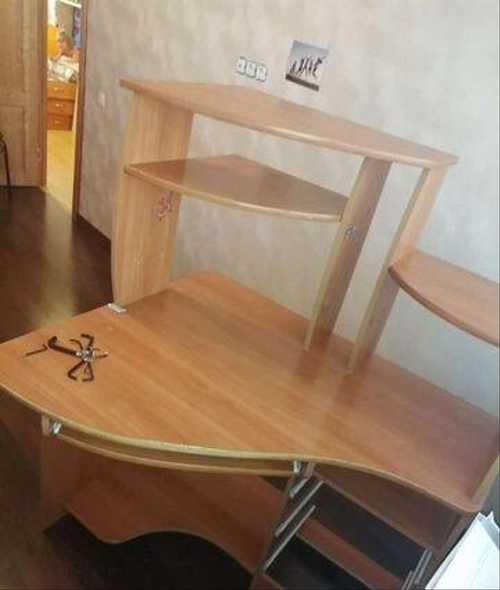 Компьютерный стол бесплатно