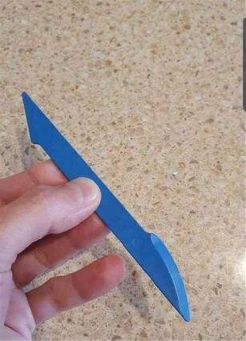 Пластиковый нож для вскрытия писем