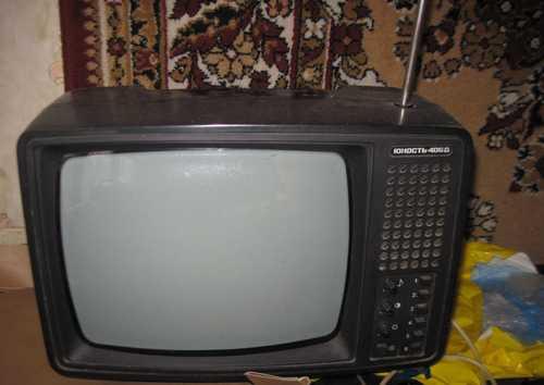 Черно-белый телевизор юность рабочий