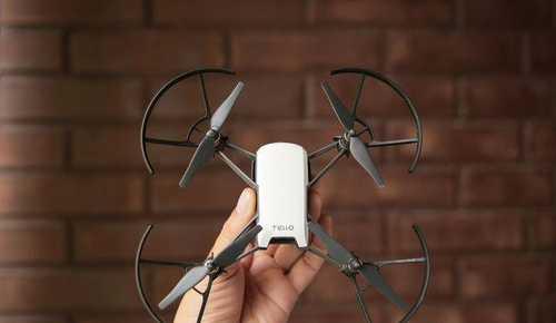 Квадрокоптер дрон dji Tello Boost Combo (Global)