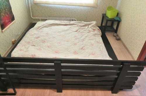 Кровать низкая в японском стиле