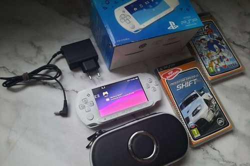PSP Последняя Модель Белая Москва | Игровые приставки, игры, программы ...