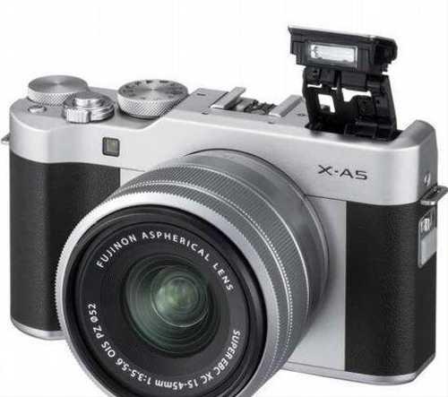 Компактный фотоаппарат Fujifilm X20