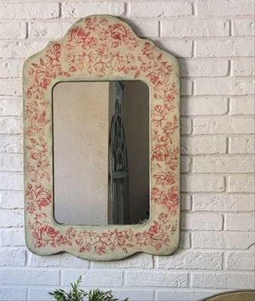 Зеркало настенное в раме