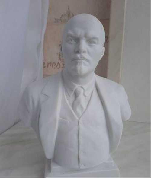 Старинный бюст В.И. Ленин, фарфор бисквит период С