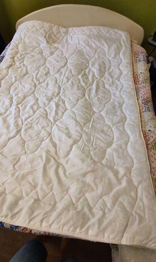 Одеяло синтепоновое 140х200 б/у