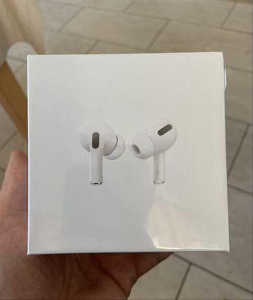 Наушники Apple AirPods Pro (With Wireless Charging