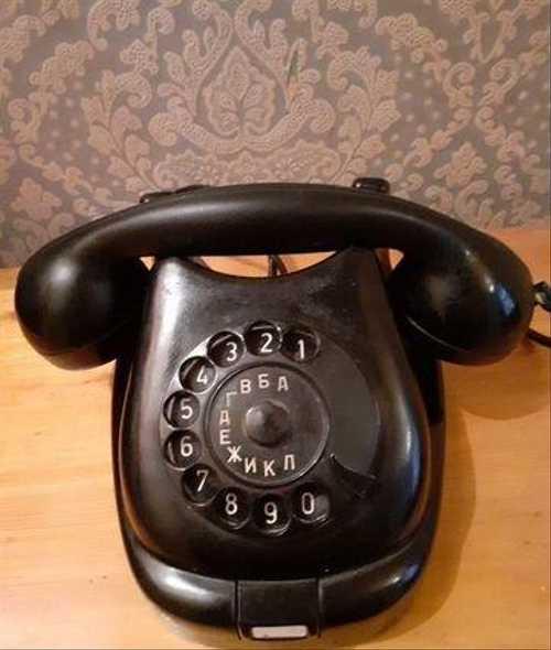 Продам старинный телефон времен СССР