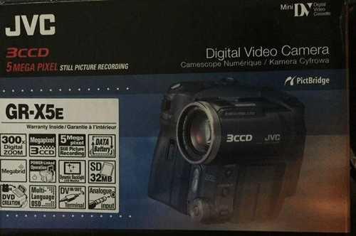Цифровая видеокамера JVC GR-X5 E