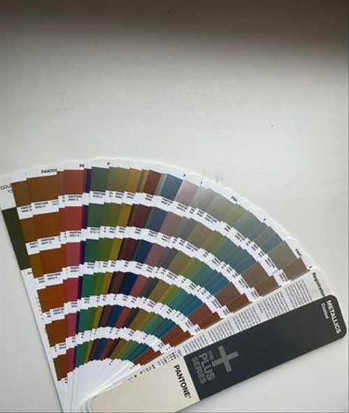 Веер Pantone Metallics Coated