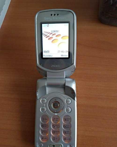 Sony Ericsson z530i