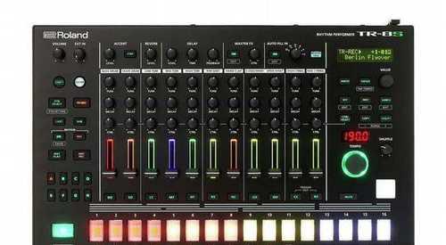 Драм машина Roland Aira TR-8S