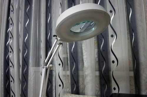 Настольная лампа-лупа на струбцине 8 крат