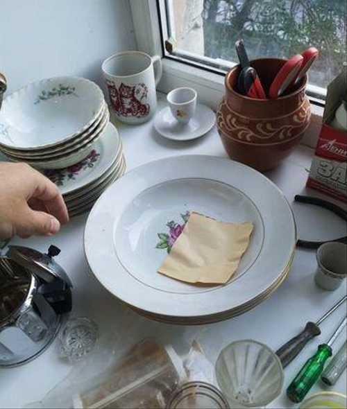 Посуда СССР (тарелки,рюмки, фужеры, чашки, чайник)