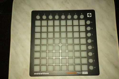 Novation Launchpad mini midi