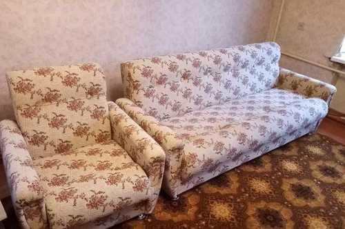 Диван-кровать и 2 кресла