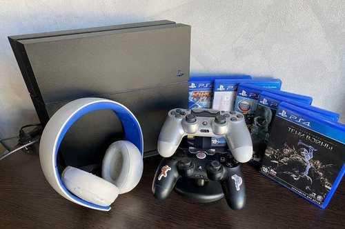 PlayStation 4 c аксессуарами