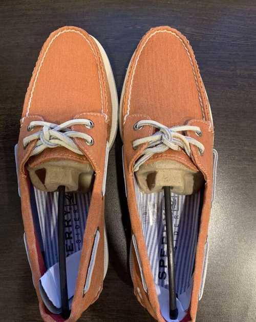 Топсайдеры Sperry