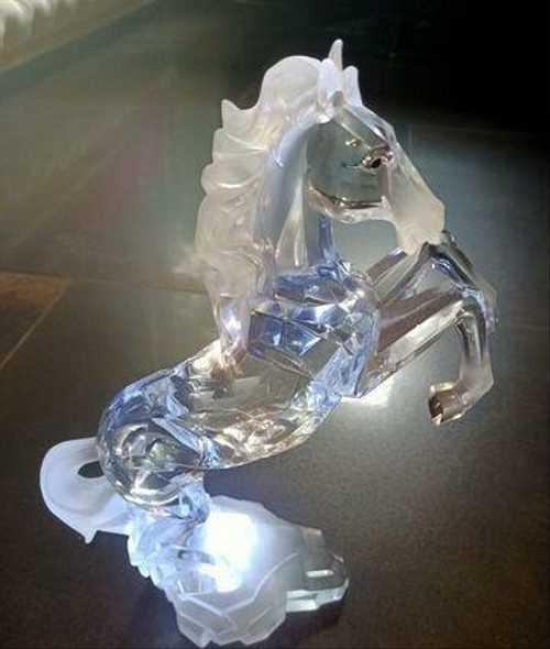 Статуэтка "Конь на дыбах" оригинальная подсветка