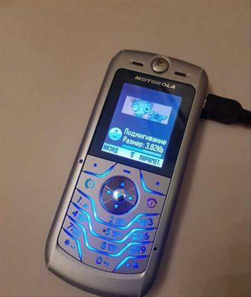 Телефон Motorola l2