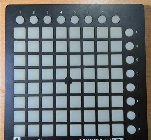 Midi контроллер novation Launchpad Mini MK2