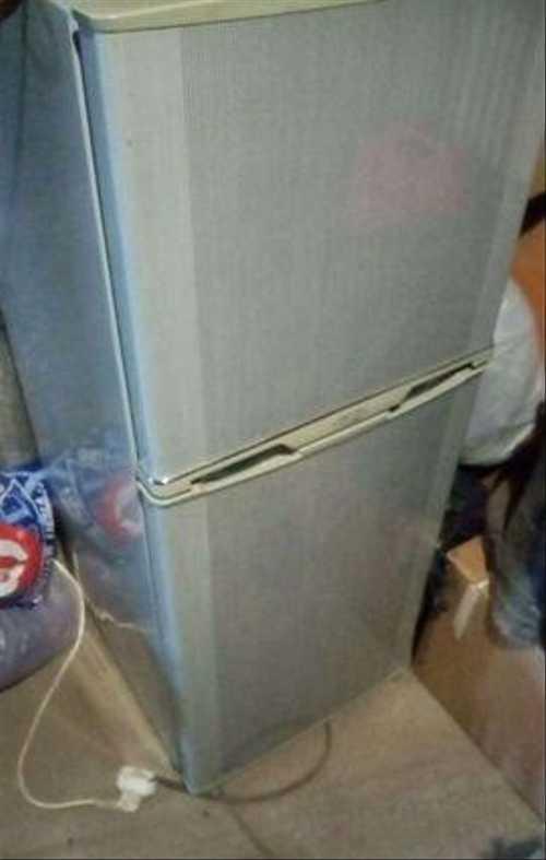Холодильник Elenberg маленький