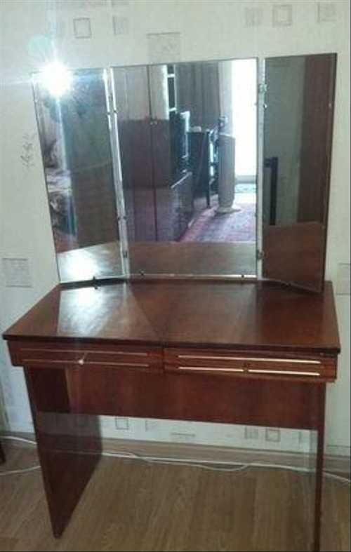 Столик туалетный с зеркалом СССР