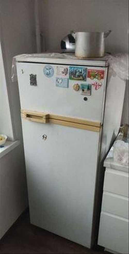 Холодильник минск атлант бу СССР
