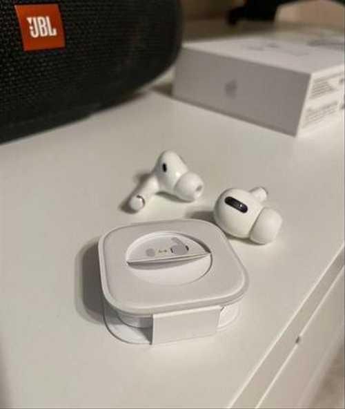 Шипит правый наушник airpods pro