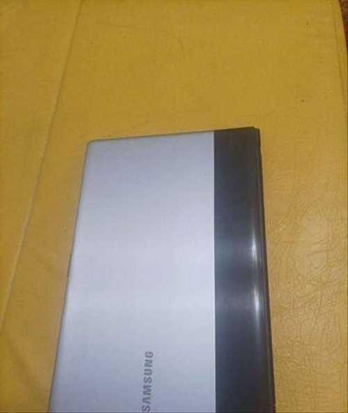 Ноутбук Samsung np300