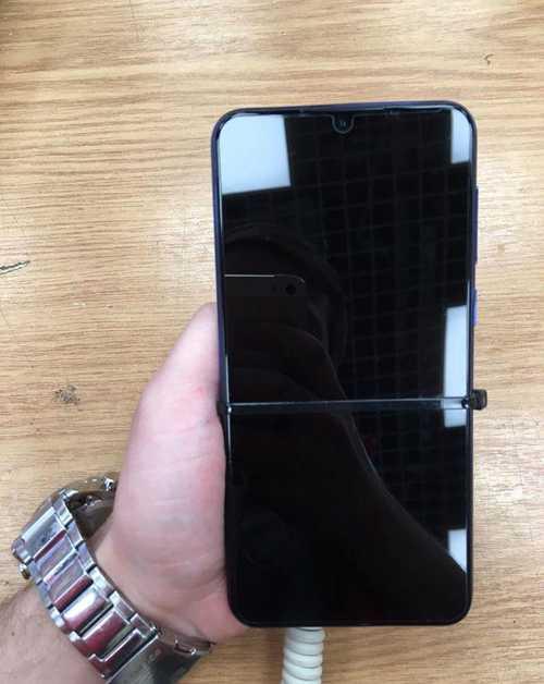 Телефон Vivo 1806 v11i