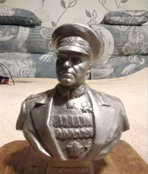 Бюст маршал Жуков