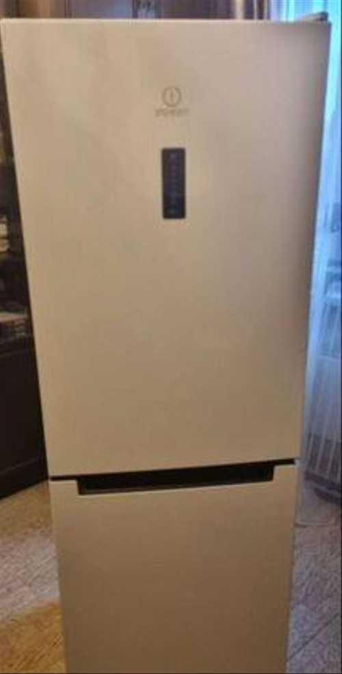 Холодильник indesit DF5160W