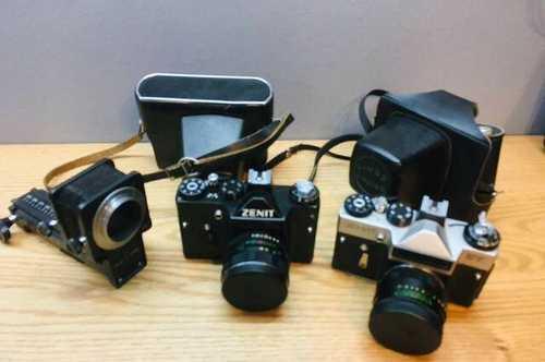 Два фотоаппарата Zenit + комплект для макросъемки