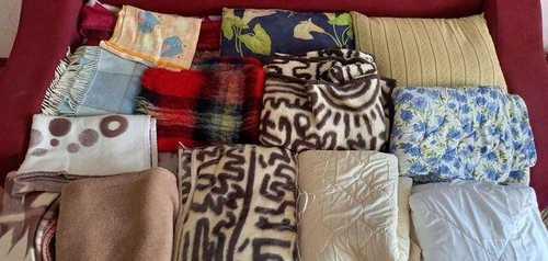 10шт одеял и 2 подушки