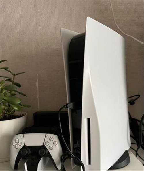 Sony playstation 5 + второй геймпад + игры