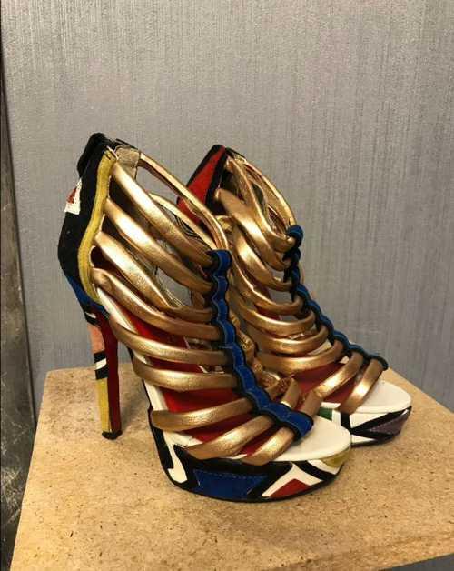Туфли кожаные в стиле Louboutin