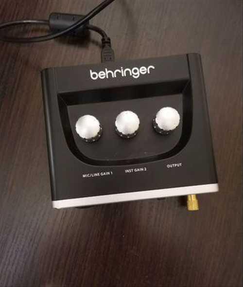 Звуковая карта behringer U-phoria UM2