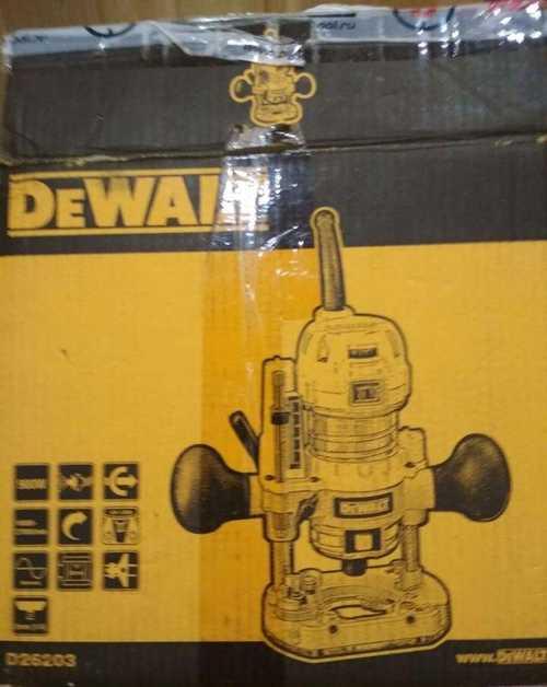 Фрезер dewalt D26203