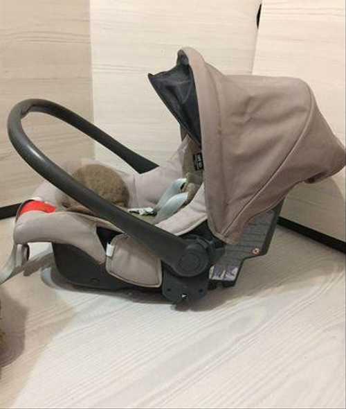 Автокресло inglesina huggy multifix