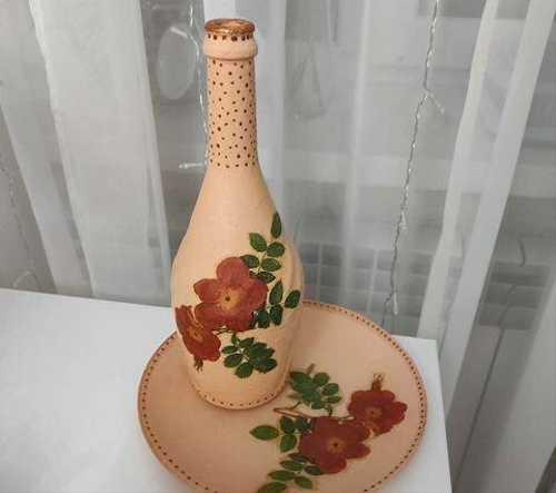 Интерьерная бутылка тарелка в стиле декупаж ваза