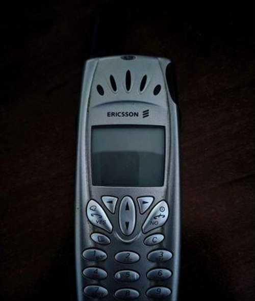 Телефон Ericsson R520m
