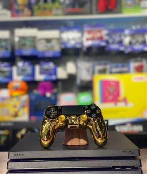 Sony Playstation 4 Pro + кастомный золотой геймпад