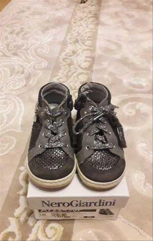 Ботиночки-кеды для девочки Nero Giardini 23 размер