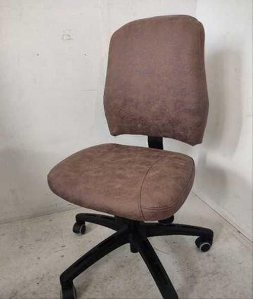 Компьютерное кресло на большой вес