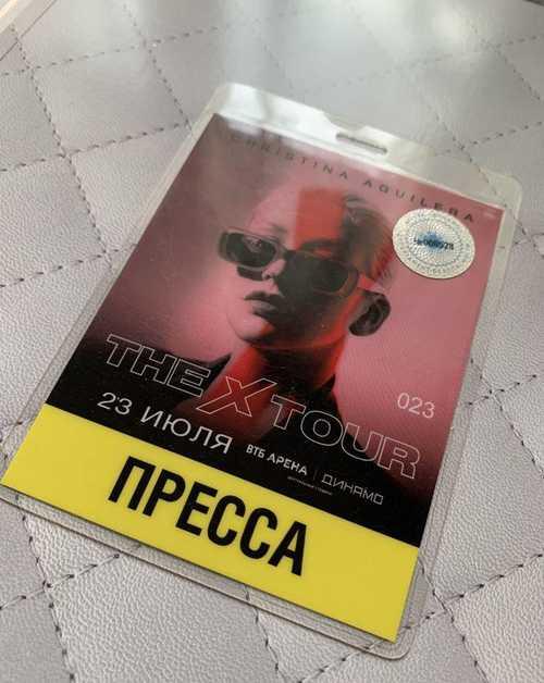 Christina aguiliera пропуск бейдж