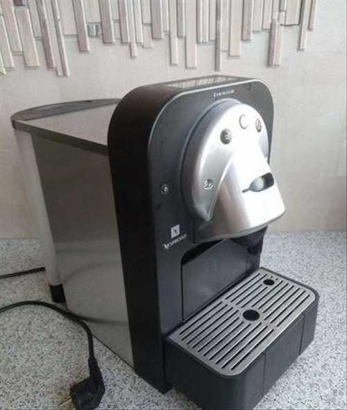 Кофемашина Nespresso gemini CS100 Pro