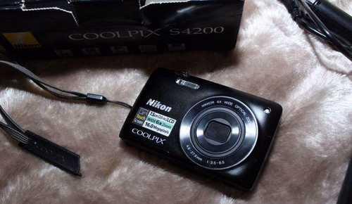 Компактный фотоаппарат Nikon Coolpix S4200